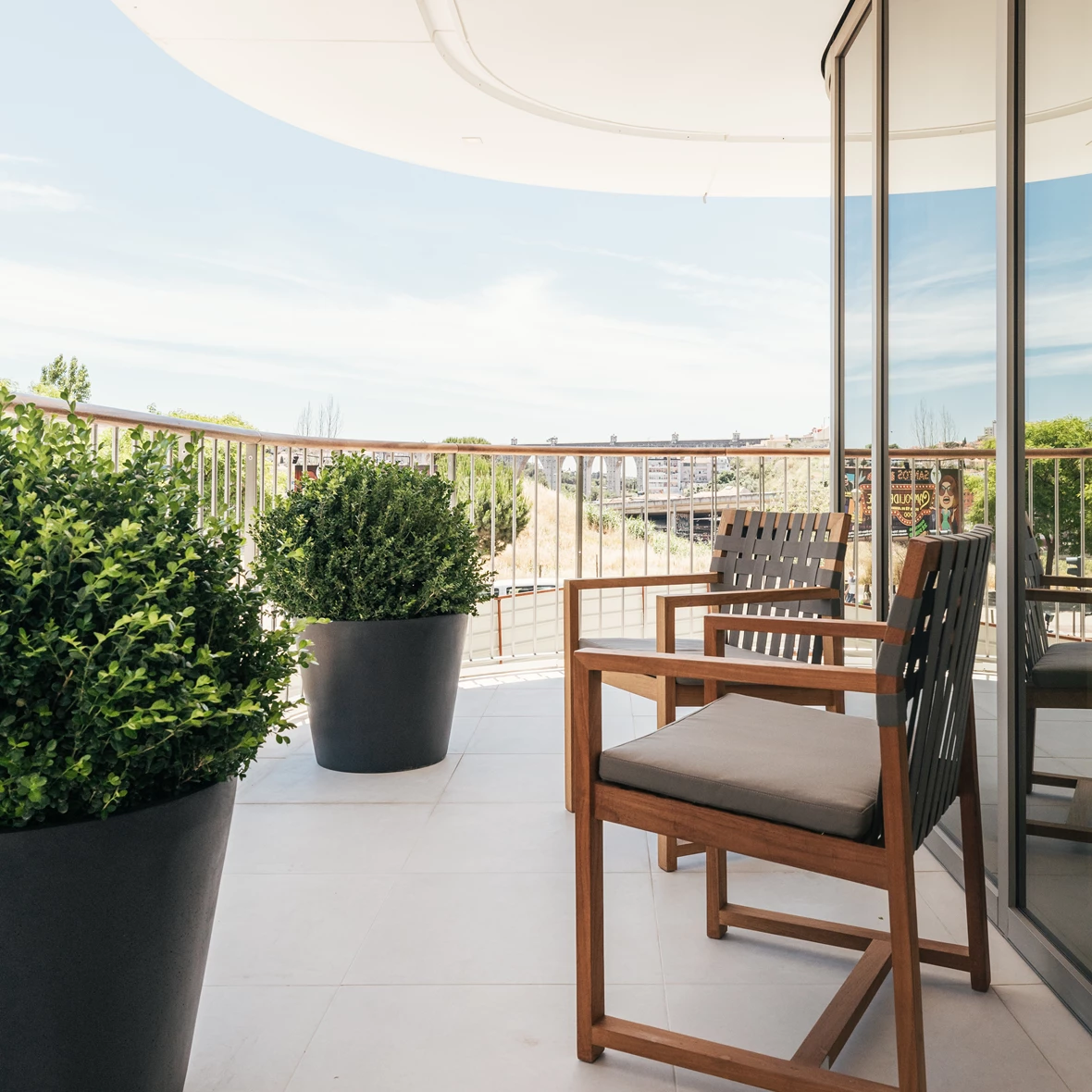 Lisbon Real Estate: Infinity Tower | Vanguard Properties